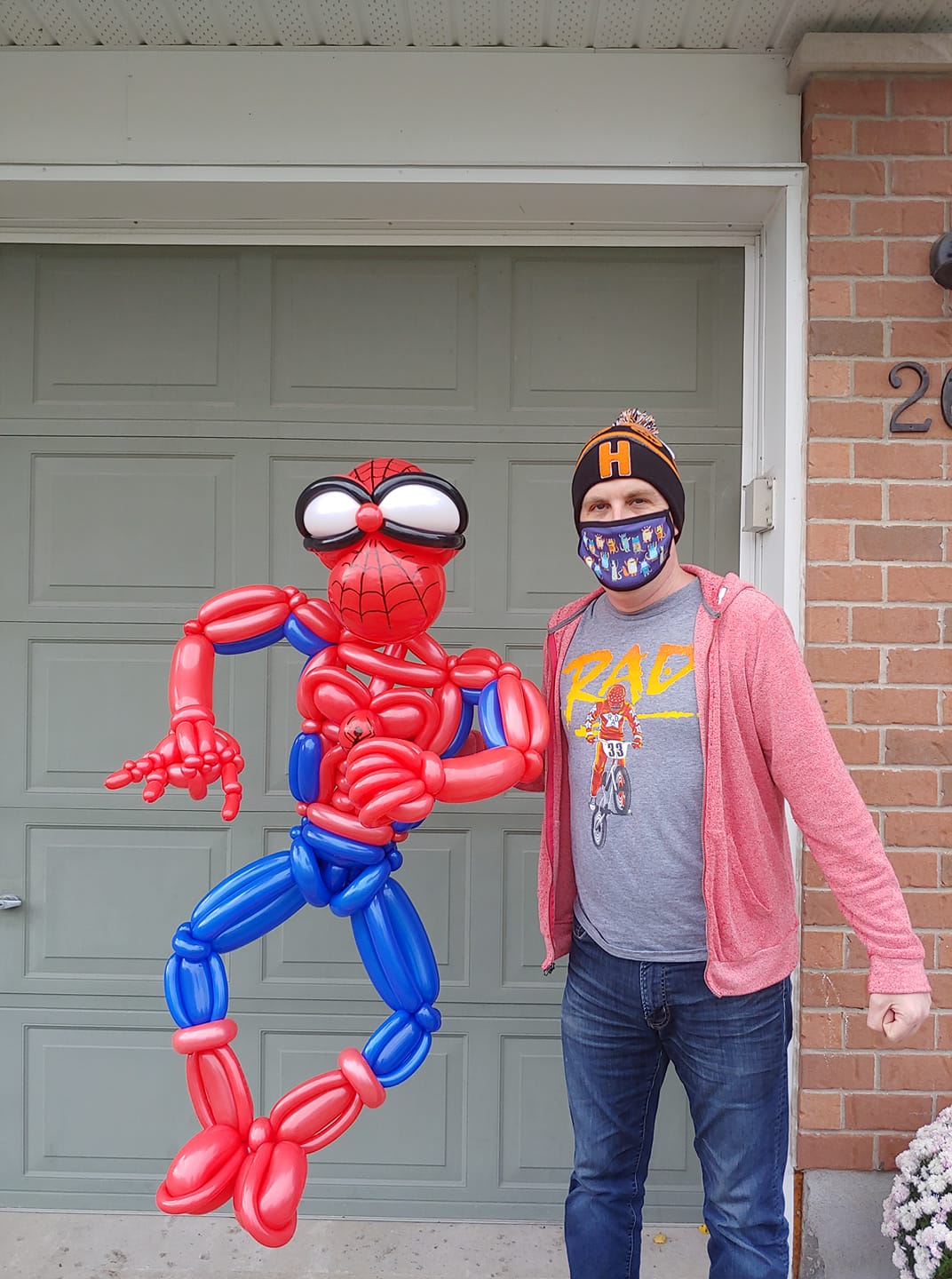 Brad the Balloon Guy helps beat pandemic blues