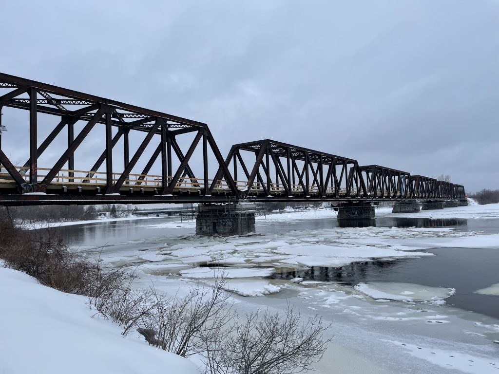 Why the Chief William Commanda Bridge is closed this winter