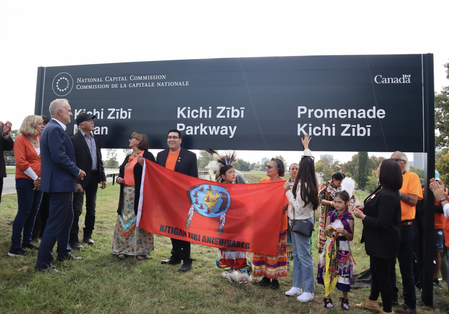 Kichi Zibi Mikan Parkway officially bears its new name