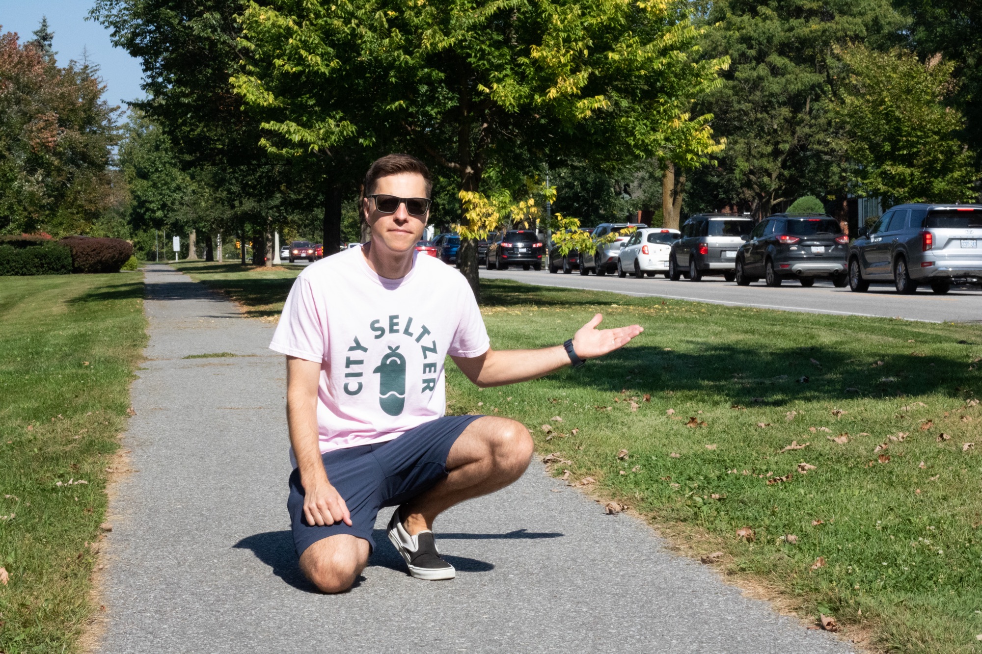 Local artist Peter Joynt showcases Island Park street in new music video